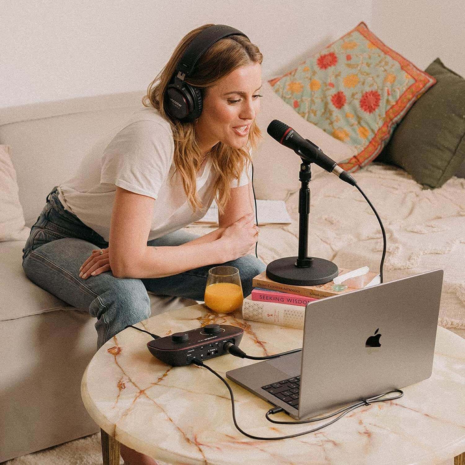 Focusrite Vocaster One Studio | پکیج استودیویی - سازکالا